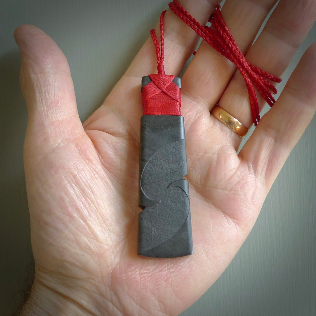 HAND CARVED NEW ZEALAND ARGILLITE TOKI PENDANT. ARGILLITE STONE TOKI ...