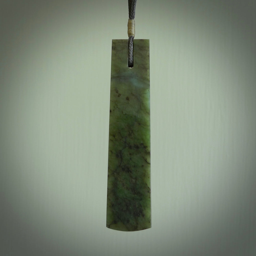 HAND MADE NEW ZEALAND JADE TOKI PENDANT. POUNAMU DROP BY RUEBEN TIPENE ...