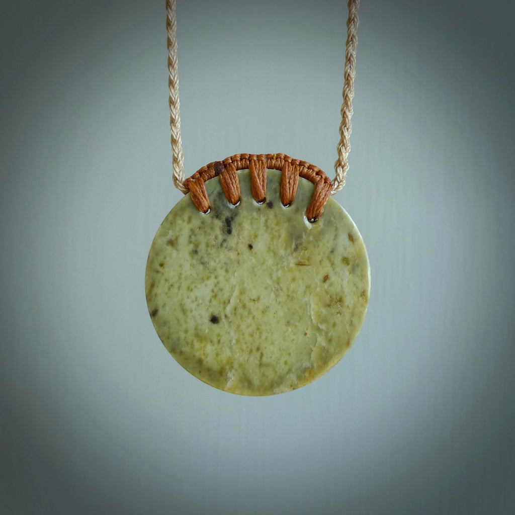 HAND CARVED NEW ZEALAND FLOWER JADE SEA SHELL PENDANT. JADE NECKLACE ...
