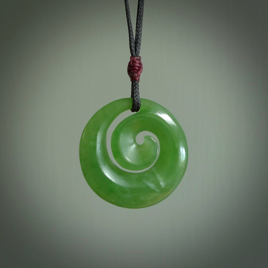 HAND CARVED NEW ZEALAND INANGA JADE KORU PENDANT ROSS CRUMP KORU ART ...