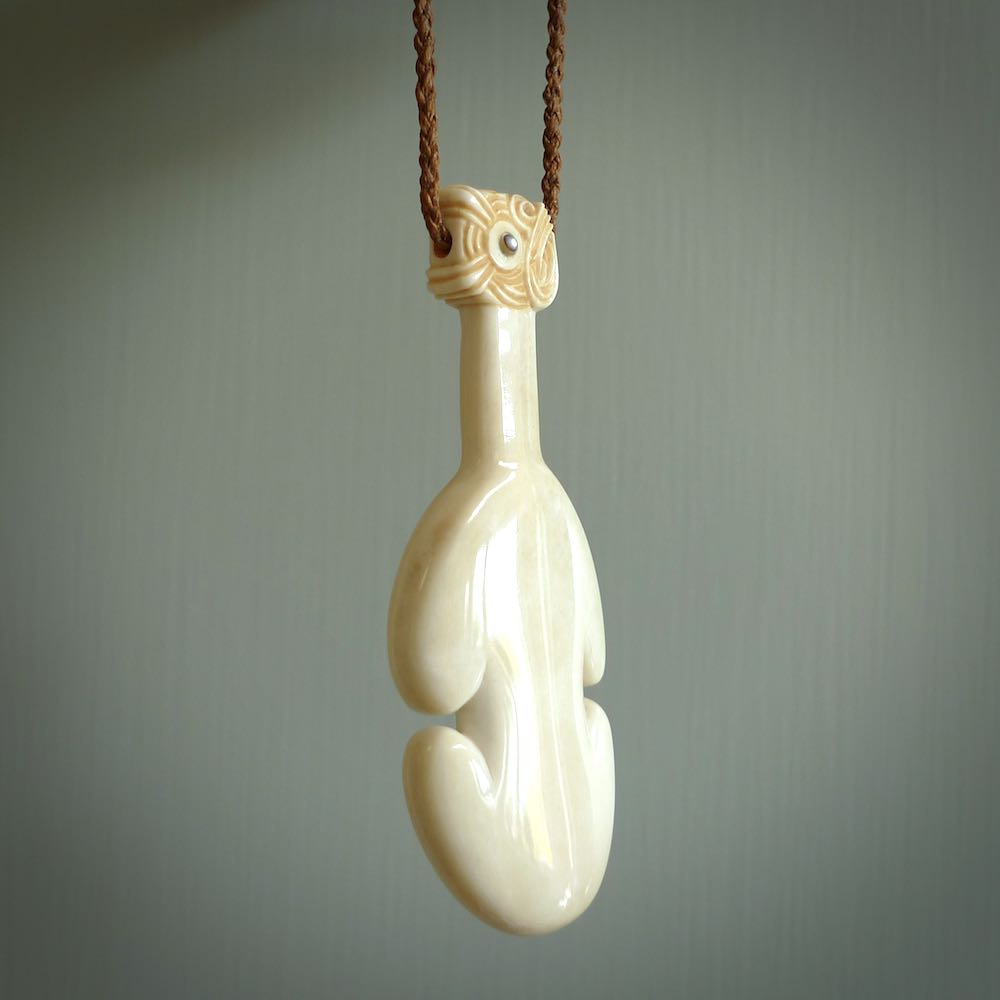 HAND CARVED BONE ENGRAVED PATU NECKLACE. HAND MADE BONE PATU PENDANT ...